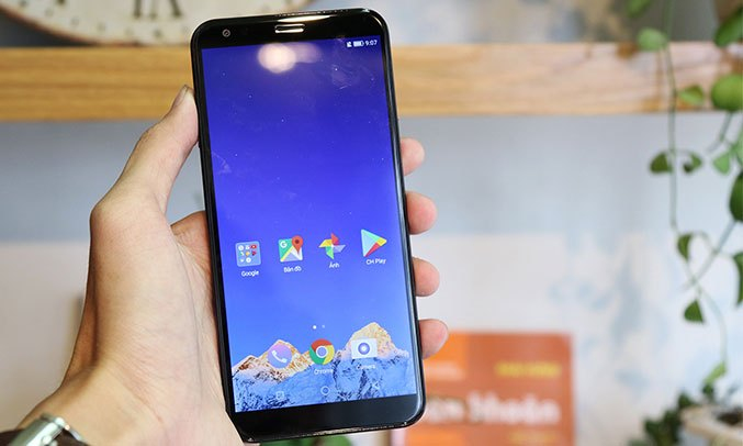 Điện thoại Sharp A2 Lite màu đen chính hãng tại Nguyễn Kim